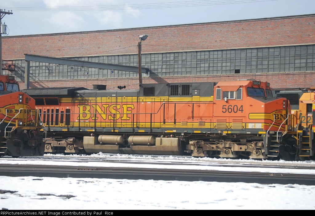 BNSF 5604